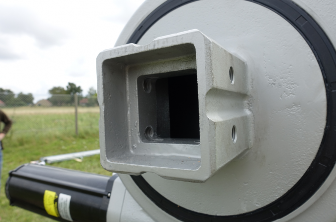 VE9 Efficiency 40% Solar Slew Drive High Torque For Industrial Applications