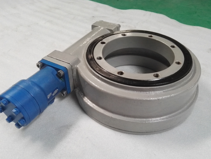 SE9 Horizontal Mounted Model Worm Gear Slew Drive With Servo Motors For ...
